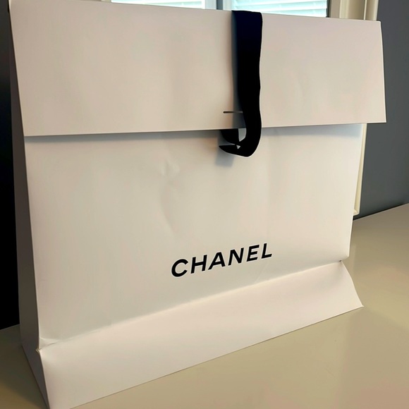 CHANEL | Other | Chanel White Box For Ready To Wear 5x18 | Poshmark